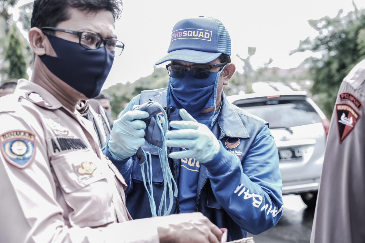 Nasi Bungkus Ahmad Basir untuk Korban Banjir. Juga Bagi Masker Cegah ...